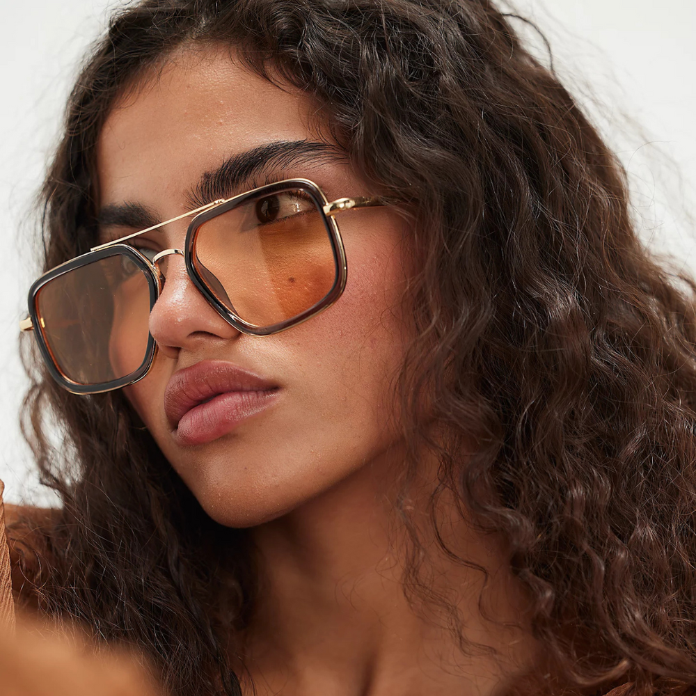 ABOUT – Glass Theory